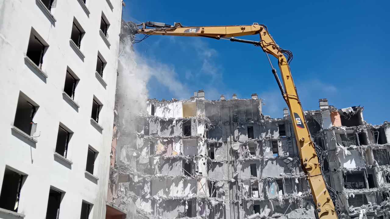 La destruction de 58 logements lancée dans le cadre de la ...